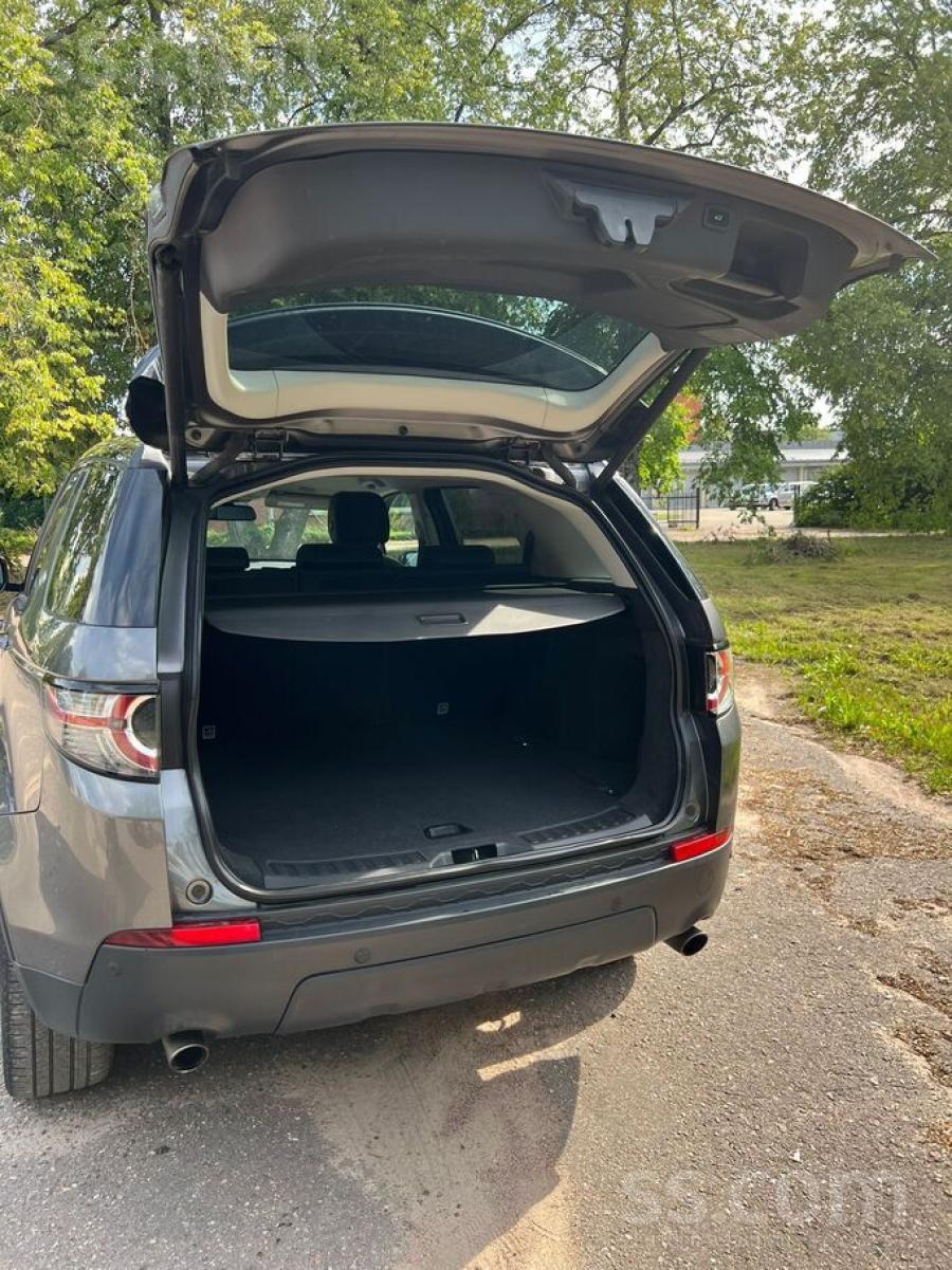 Grey Land Rover Discovery Sport 2016 in Riga, with an engine capacity of 2.00 L and mileage of 176 thousand km for 11200 €, photo 7 on AUTOMOTO.COM.LV
