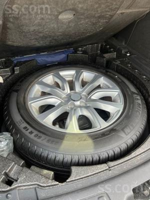 Grey Land Rover Discovery Sport 2016 in Riga, with an engine capacity of 2.00 L and mileage of 176 thousand km for 11200 €, photo 8 on AUTOMOTO.COM.LV