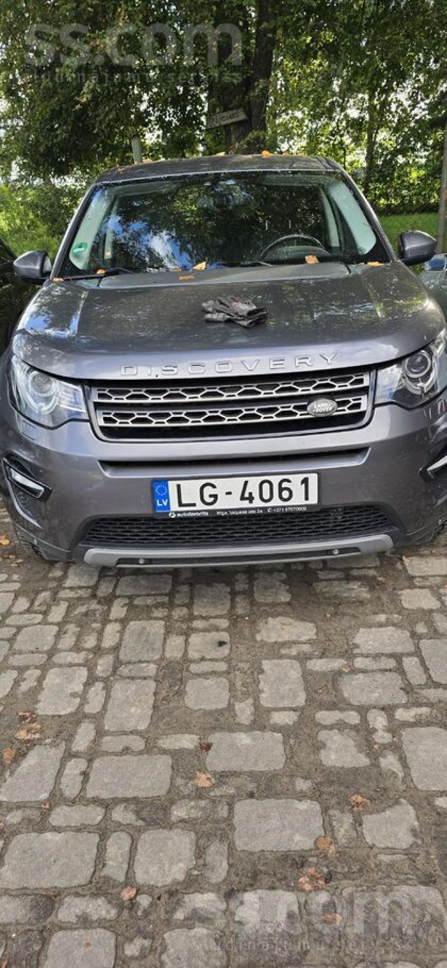 Grey Land Rover Discovery Sport 2016 in Riga, with an engine capacity of 2.00 L and mileage of 190 thousand km for 5500 €, photo 1 on AUTOMOTO.COM.LV