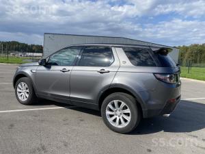 Grey Land Rover Discovery Sport 2016 in Riga, with an engine capacity of 2.00 L and mileage of 203 thousand km for 10500 €, photo 3 on AUTOMOTO.COM.LV