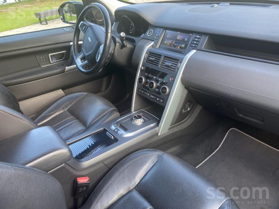Grey Land Rover Discovery Sport 2016 in Riga, with an engine capacity of 2.00 L and mileage of 203 thousand km for 10500 €, photo 10 on AUTOMOTO.COM.LV