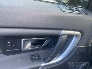 Grey Land Rover Discovery Sport 2016 in Riga, with an engine capacity of 2.00 L and mileage of 203 thousand km for 10500 €, photo 13 on AUTOMOTO.COM.LV