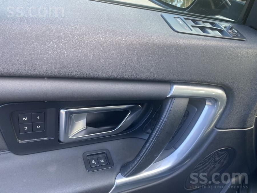 Grey Land Rover Discovery Sport 2016 in Riga, with an engine capacity of 2.00 L and mileage of 203 thousand km for 10500 €, photo 13 on AUTOMOTO.COM.LV