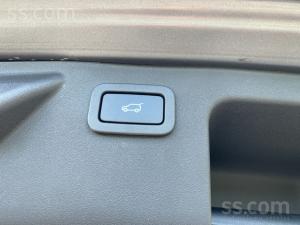 Grey Land Rover Discovery Sport 2016 in Riga, with an engine capacity of 2.00 L and mileage of 203 thousand km for 10500 €, photo 18 on AUTOMOTO.COM.LV