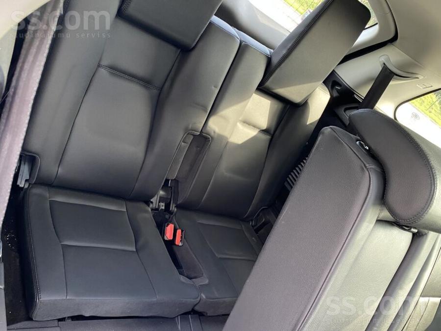 Grey Land Rover Discovery Sport 2016 in Riga, with an engine capacity of 2.00 L and mileage of 203 thousand km for 10500 €, photo 20 on AUTOMOTO.COM.LV