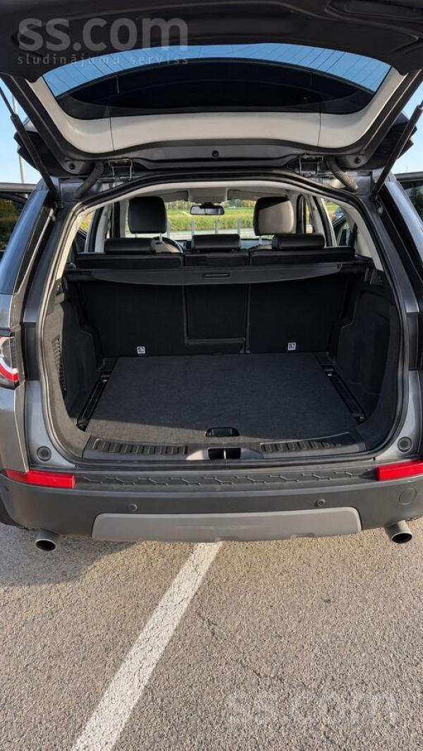 Land Rover Discovery Sport 2016 Rīga vietnē Pelēks Land Rover Discovery Sport 2016 Rīga, ar dzinēja tilpumu 2.00 L un nobraukumu 145 tūkst. km par 9300 €, foto 7 vietnē AUTOMOTO.COM.LV