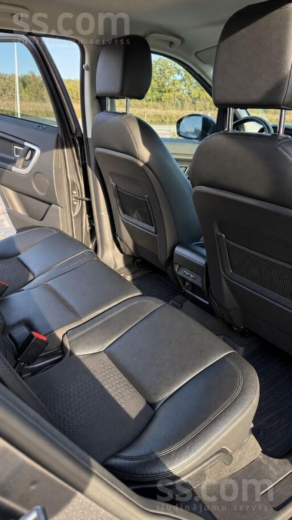 Land Rover Discovery Sport 2016 Rīga vietnē Pelēks Land Rover Discovery Sport 2016 Rīga, ar dzinēja tilpumu 2.00 L un nobraukumu 145 tūkst. km par 9300 €, foto 9 vietnē AUTOMOTO.COM.LV