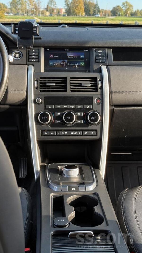 Land Rover Discovery Sport 2016 Rīga vietnē Pelēks Land Rover Discovery Sport 2016 Rīga, ar dzinēja tilpumu 2.00 L un nobraukumu 145 tūkst. km par 9300 €, foto 11 vietnē AUTOMOTO.COM.LV