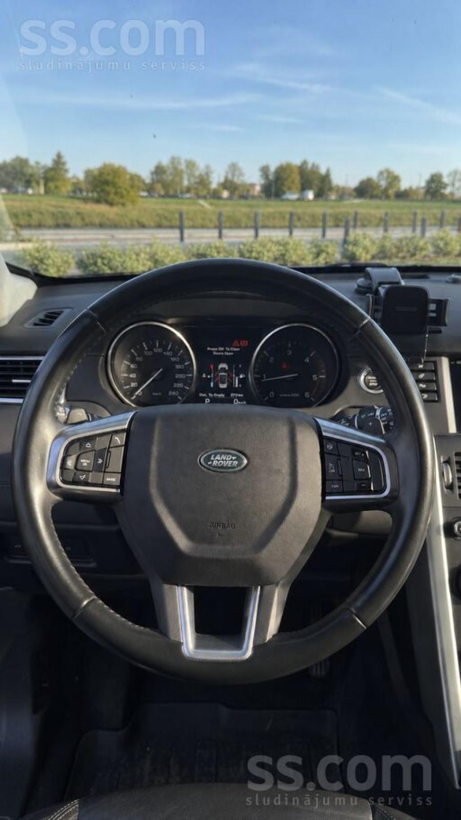 Серый Ленд Ровер Discovery Sport 2016 в Рига, объемом двигателя 2.00 л и пробегом 145 тыс. км за 9300 €, фото 12 на AUTOMOTO.COM.LV
