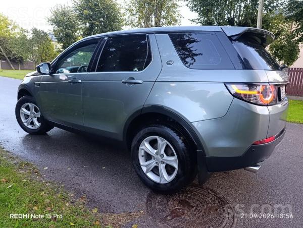 Pelēks Land Rover Discovery Sport 2016 Rīga, ar dzinēja tilpumu 2.00 L un nobraukumu 90 tūkst. km par 10790 €, foto 5 vietnē AUTOMOTO.COM.LV