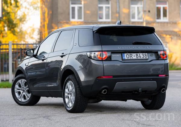 Grey Land Rover Discovery Sport 2016 in Jelgava, with an engine capacity of 2.00 L and mileage of 208 thousand km for 8590 €, photo 5 on AUTOMOTO.COM.LV
