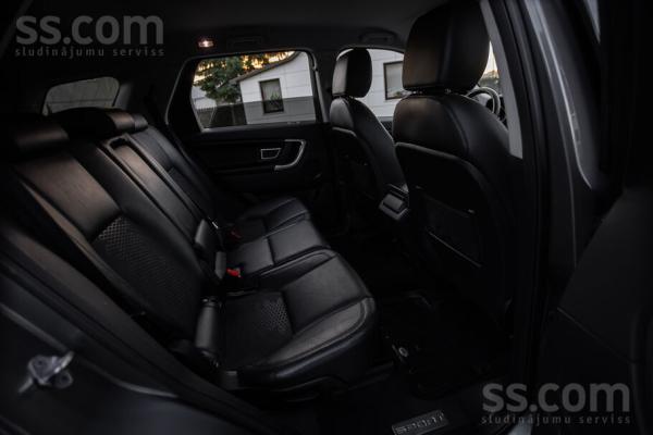 Grey Land Rover Discovery Sport 2016 in Jelgava, with an engine capacity of 2.00 L and mileage of 208 thousand km for 8590 €, photo 7 on AUTOMOTO.COM.LV