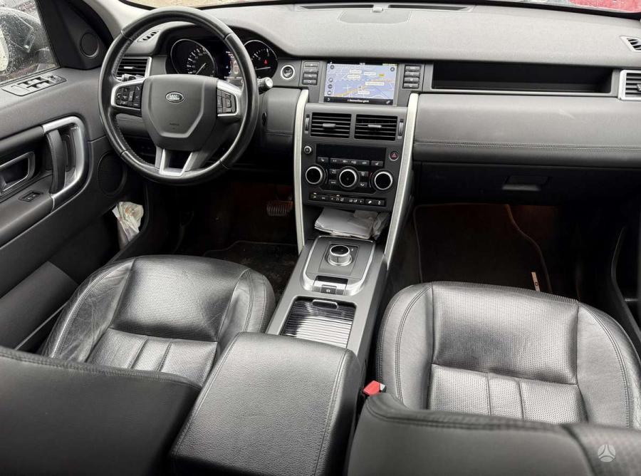 Pelēks Land Rover Discovery Sport 2016 Šauļi, ar dzinēja tilpumu 2.00 L un nobraukumu 203 tūkst. km par 5200 €, foto 8 vietnē AUTOMOTO.COM.LV