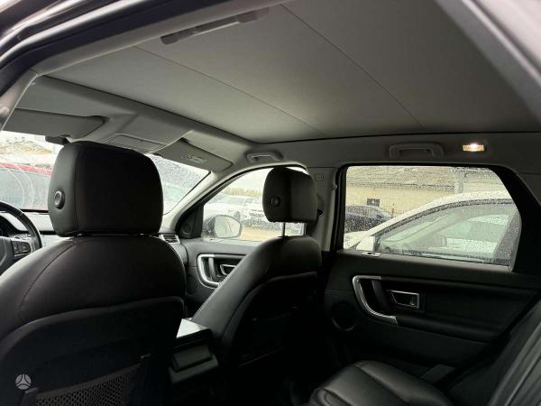 Pelēks Land Rover Discovery Sport 2016 Šauļi, ar dzinēja tilpumu 2.00 L un nobraukumu 203 tūkst. km par 5200 €, foto 10 vietnē AUTOMOTO.COM.LV