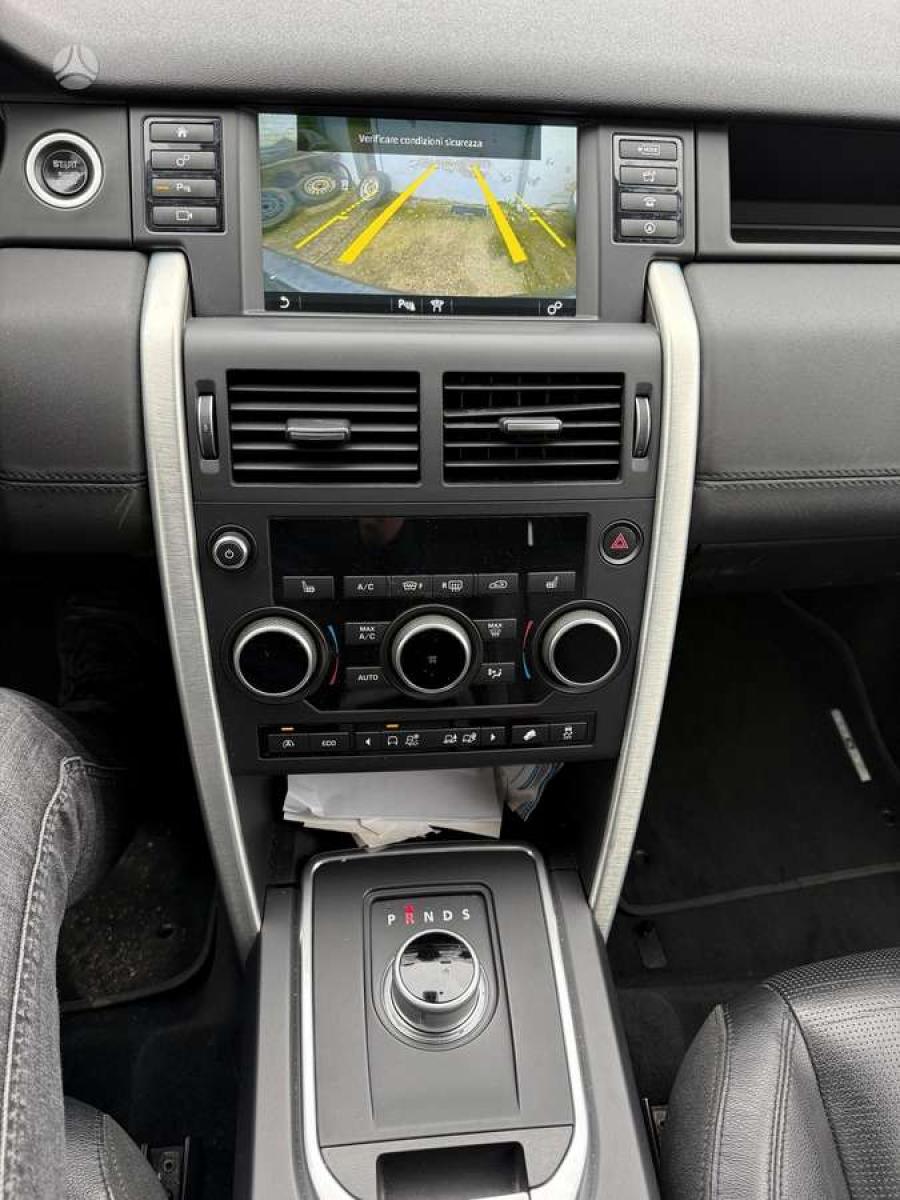 Pelēks Land Rover Discovery Sport 2016 Šauļi, ar dzinēja tilpumu 2.00 L un nobraukumu 203 tūkst. km par 5200 €, foto 12 vietnē AUTOMOTO.COM.LV