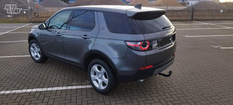 Pelēks Land Rover Discovery Sport 2017 Tauragė, ar dzinēja tilpumu 2.00 L un nobraukumu 103 tūkst. km par 9600 €, foto 5 vietnē AUTOMOTO.COM.LV