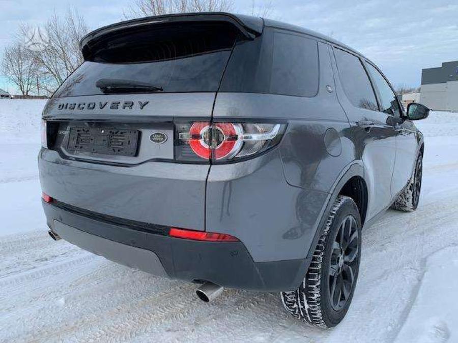 Grey Land Rover Discovery Sport 2017 in Siauliai, with an engine capacity of 2.00 L and mileage of 169 thousand km for 10700 €, photo 6 on AUTOMOTO.COM.LV