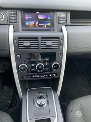 Grey Land Rover Discovery Sport 2017 in Siauliai, with an engine capacity of 2.00 L and mileage of 169 thousand km for 10700 €, photo 12 on AUTOMOTO.COM.LV