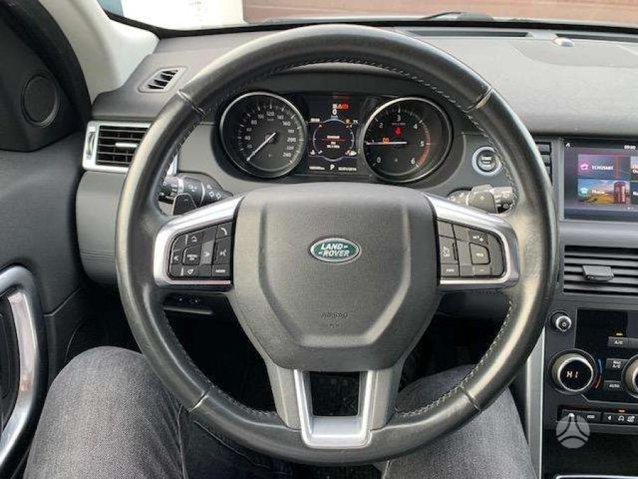 Grey Land Rover Discovery Sport 2017 in Siauliai, with an engine capacity of 2.00 L and mileage of 169 thousand km for 10700 €, photo 17 on AUTOMOTO.COM.LV