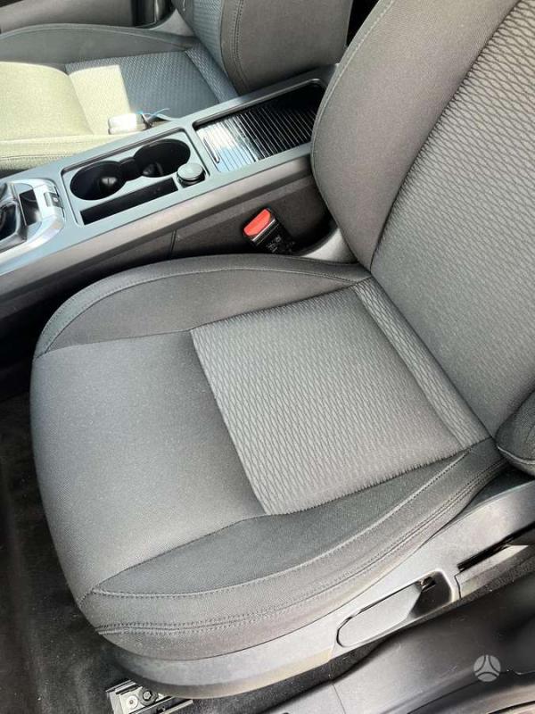 Grey Land Rover Discovery Sport 2017 in Kaunas, with an engine capacity of 2.00 L and mileage of 120 thousand km for 7990 €, photo 10 on AUTOMOTO.COM.LV