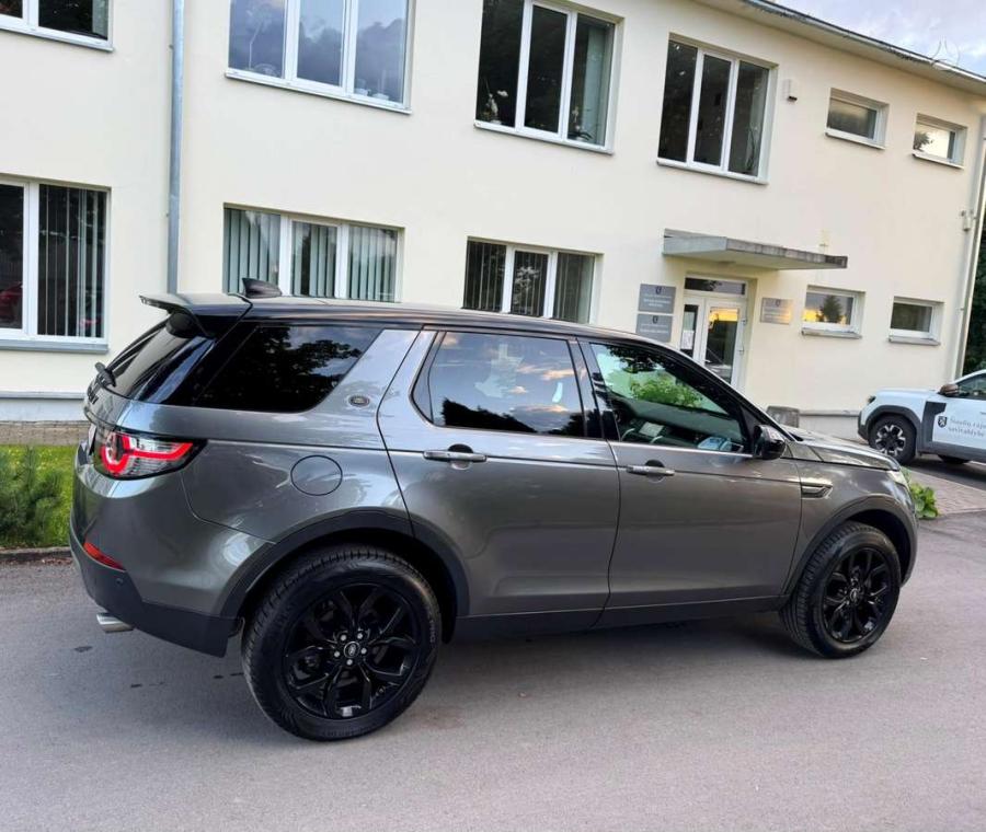 Pelēks Land Rover Discovery Sport 2017 Šauļi, ar dzinēja tilpumu 2.00 L un nobraukumu 153 tūkst. km par 9900 €, foto 7 vietnē AUTOMOTO.COM.LV