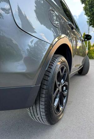 Pelēks Land Rover Discovery Sport 2017 Šauļi, ar dzinēja tilpumu 2.00 L un nobraukumu 153 tūkst. km par 9900 €, foto 24 vietnē AUTOMOTO.COM.LV