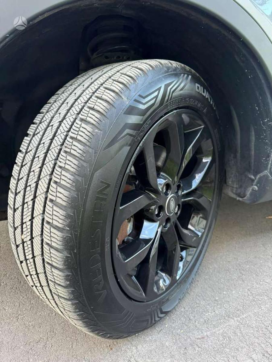 Pelēks Land Rover Discovery Sport 2017 Šauļi, ar dzinēja tilpumu 2.00 L un nobraukumu 153 tūkst. km par 9900 €, foto 26 vietnē AUTOMOTO.COM.LV