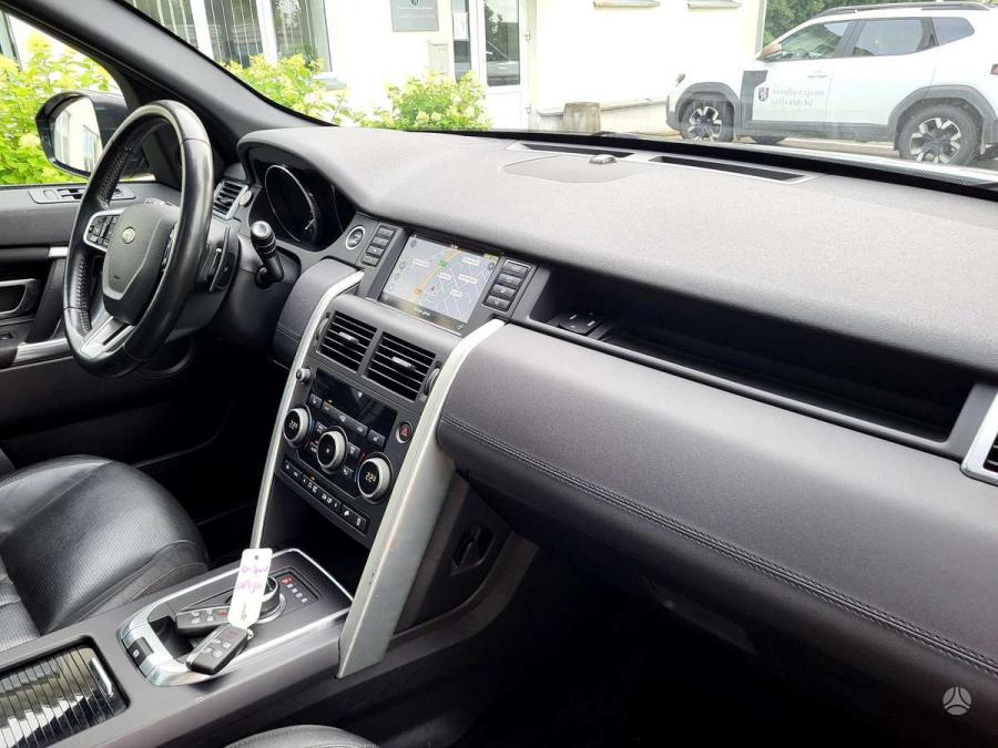 Pelēks Land Rover Discovery Sport 2017 Šauļi, ar dzinēja tilpumu 2.00 L un nobraukumu 153 tūkst. km par 9900 €, foto 28 vietnē AUTOMOTO.COM.LV