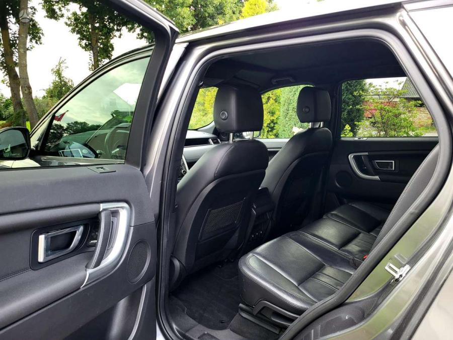 Pelēks Land Rover Discovery Sport 2017 Šauļi, ar dzinēja tilpumu 2.00 L un nobraukumu 153 tūkst. km par 9900 €, foto 29 vietnē AUTOMOTO.COM.LV
