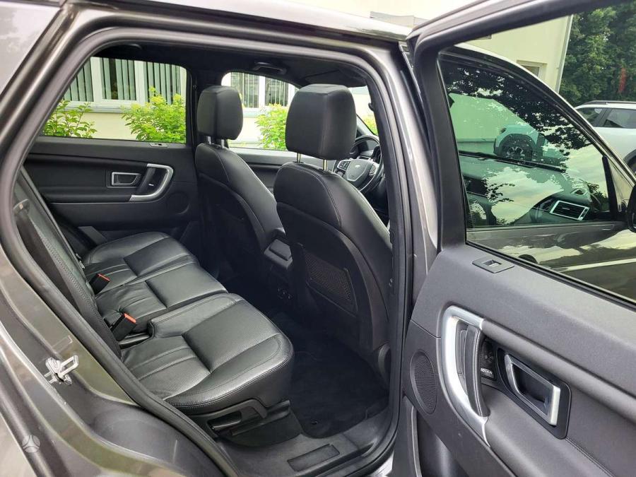 Pelēks Land Rover Discovery Sport 2017 Šauļi, ar dzinēja tilpumu 2.00 L un nobraukumu 153 tūkst. km par 9900 €, foto 30 vietnē AUTOMOTO.COM.LV