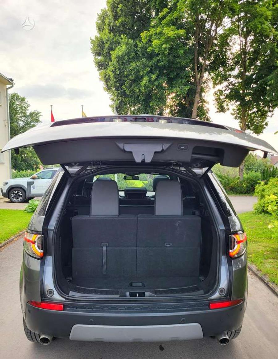 Pelēks Land Rover Discovery Sport 2017 Šauļi, ar dzinēja tilpumu 2.00 L un nobraukumu 153 tūkst. km par 9900 €, foto 31 vietnē AUTOMOTO.COM.LV