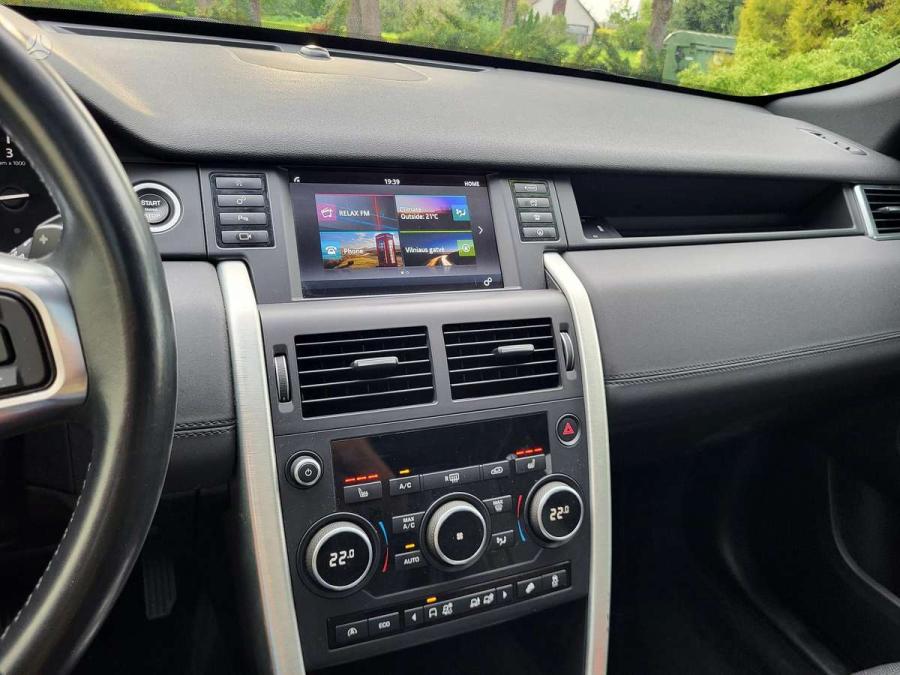 Pelēks Land Rover Discovery Sport 2017 Šauļi, ar dzinēja tilpumu 2.00 L un nobraukumu 153 tūkst. km par 9900 €, foto 36 vietnē AUTOMOTO.COM.LV