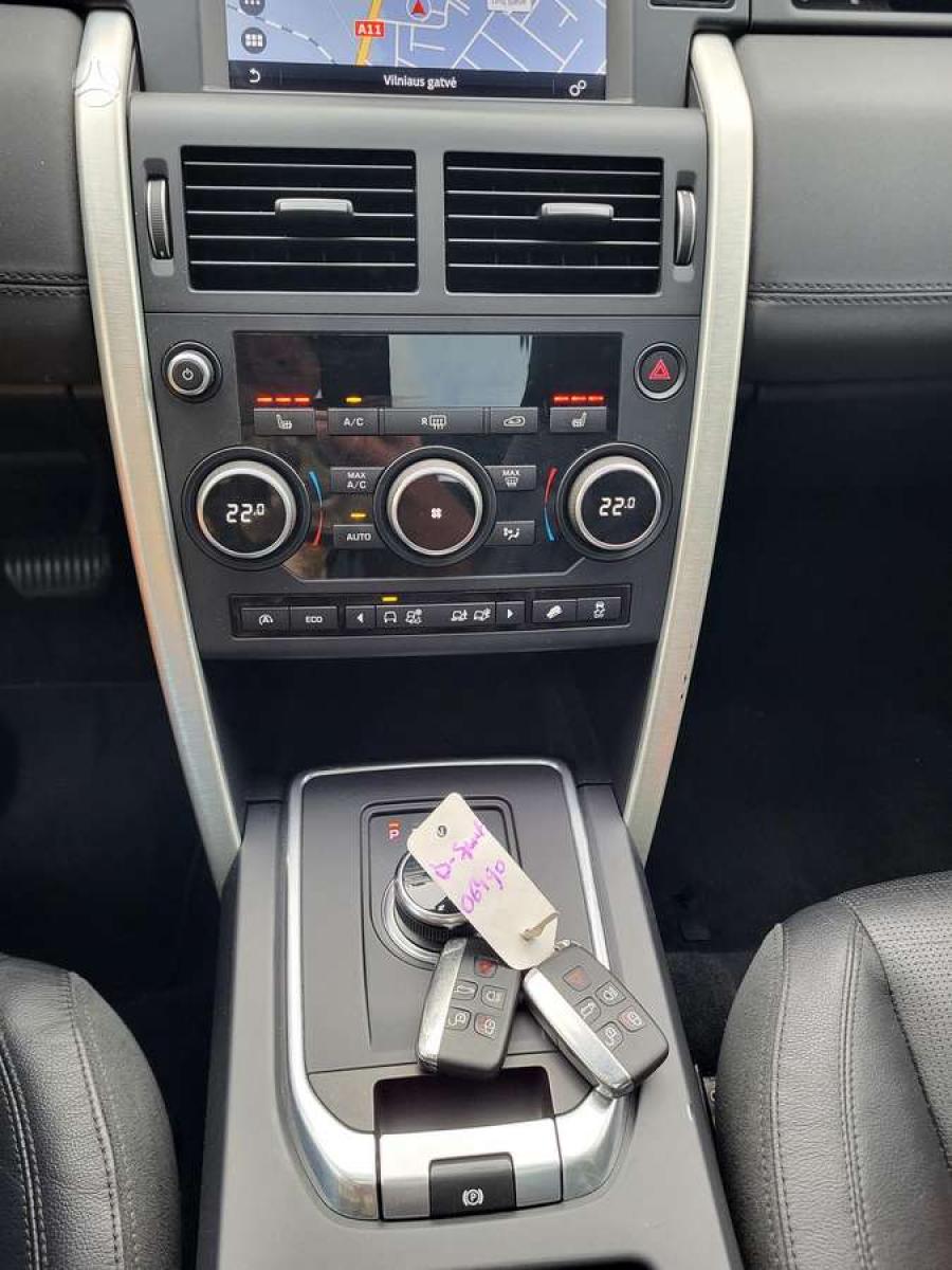 Pelēks Land Rover Discovery Sport 2017 Šauļi, ar dzinēja tilpumu 2.00 L un nobraukumu 153 tūkst. km par 9900 €, foto 39 vietnē AUTOMOTO.COM.LV
