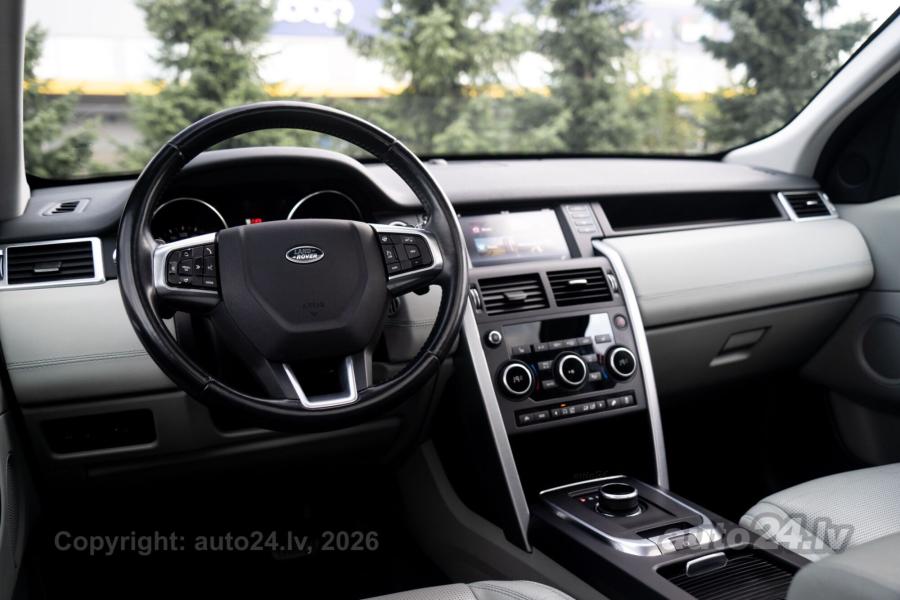 Grey Land Rover Discovery Sport 2017 in Tallinn, with an engine capacity of 2.00 L and mileage of 0 thousand km for 10999 €, photo 8 on AUTOMOTO.COM.LV