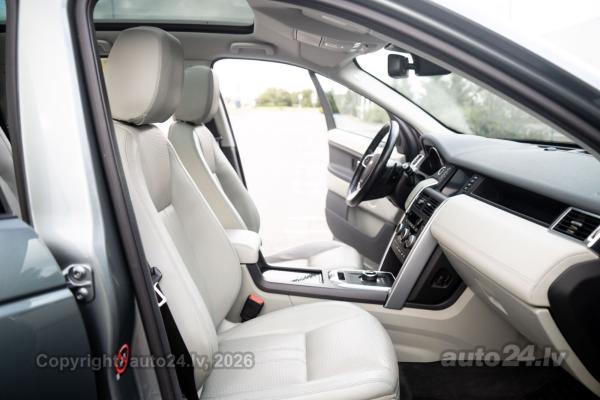 Grey Land Rover Discovery Sport 2017 in Tallinn, with an engine capacity of 2.00 L and mileage of 0 thousand km for 10999 €, photo 8 on AUTOMOTO.COM.LV