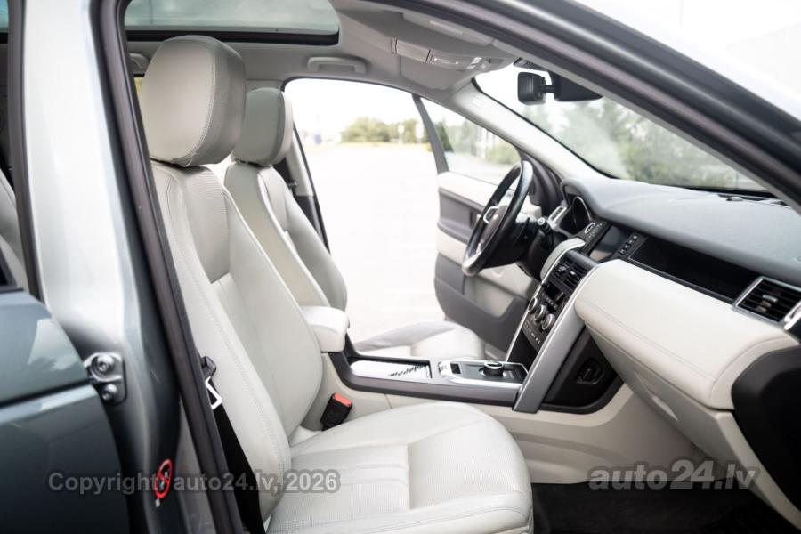 Grey Land Rover Discovery Sport 2017 in Tallinn, with an engine capacity of 2.00 L and mileage of 0 thousand km for 10999 €, photo 9 on AUTOMOTO.COM.LV