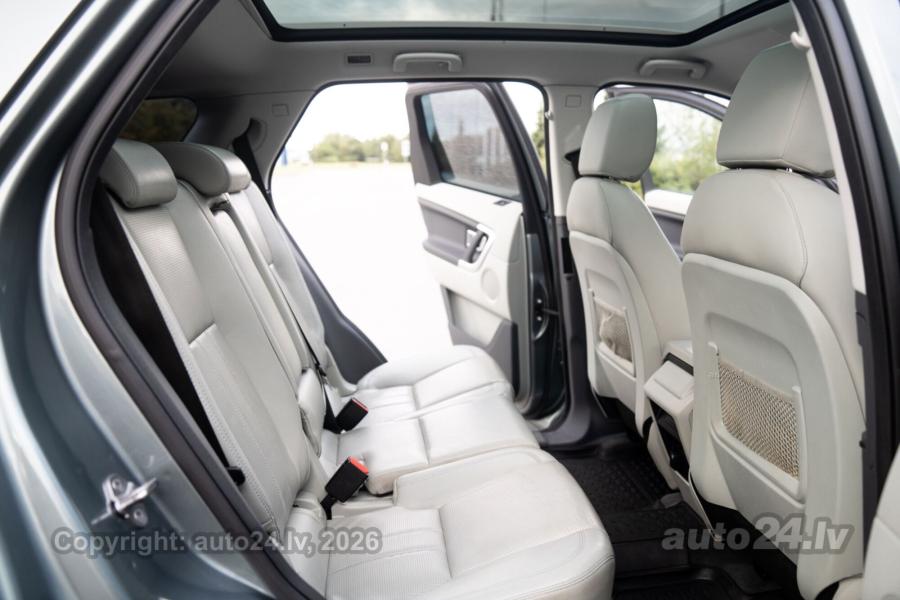 Grey Land Rover Discovery Sport 2017 in Tallinn, with an engine capacity of 2.00 L and mileage of 0 thousand km for 10999 €, photo 10 on AUTOMOTO.COM.LV