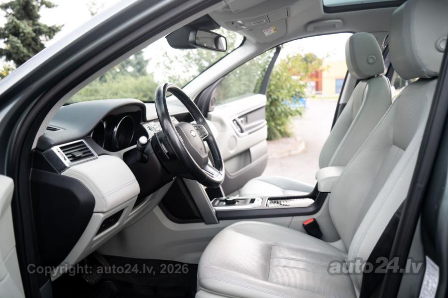 Grey Land Rover Discovery Sport 2017 in Tallinn, with an engine capacity of 2.00 L and mileage of 0 thousand km for 10999 €, photo 12 on AUTOMOTO.COM.LV