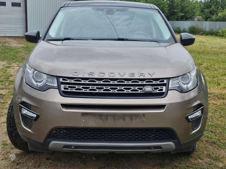 Grey Land Rover Discovery Sport 2017 in Panevezys, with an engine capacity of 2.00 L and mileage of 180 thousand km for 7700 €, photo 3 on AUTOMOTO.COM.LV