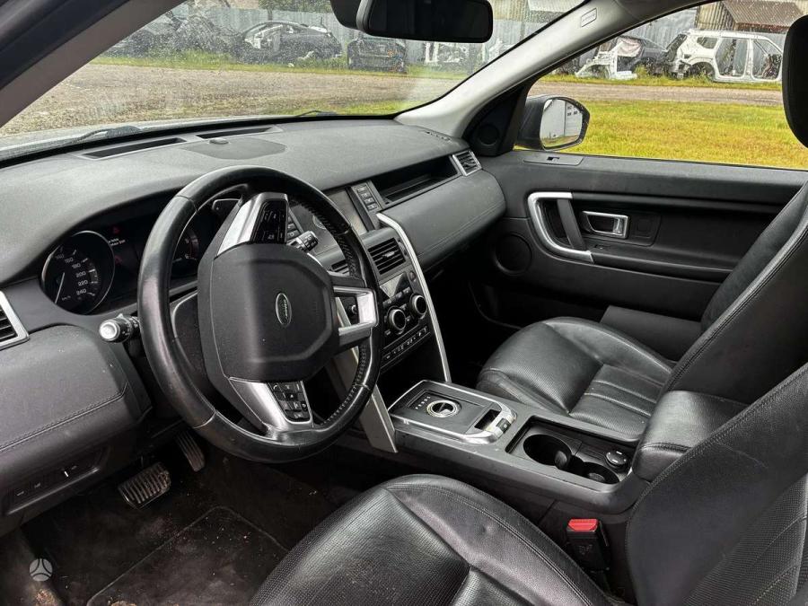 Grey Land Rover Discovery Sport 2017 in Panevezys, with an engine capacity of 2.00 L and mileage of 180 thousand km for 7700 €, photo 11 on AUTOMOTO.COM.LV