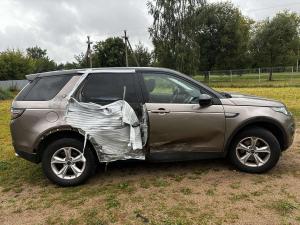 Grey Land Rover Discovery Sport 2017 in Panevezys, with an engine capacity of 2.00 L and mileage of 180 thousand km for 7700 €, photo 12 on AUTOMOTO.COM.LV