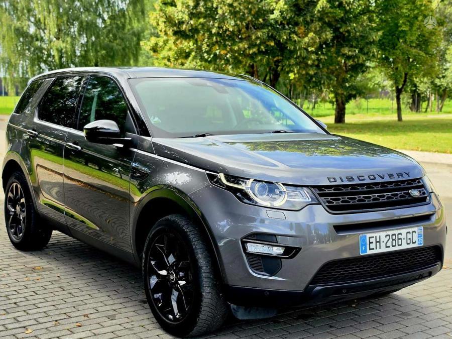 Grey Land Rover Discovery Sport 2017 in Taurage, with an engine capacity of 2.00 L and mileage of 141 thousand km for 8900 €, photo 4 on AUTOMOTO.COM.LV