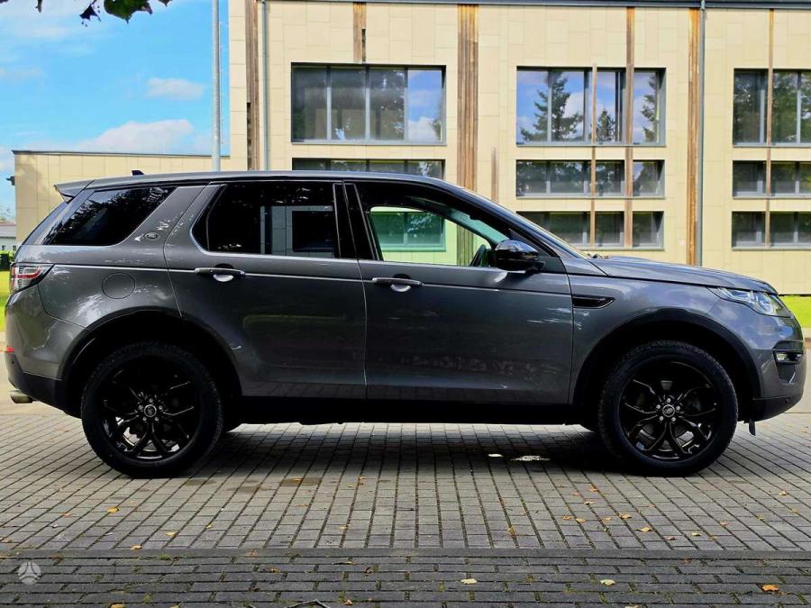 Grey Land Rover Discovery Sport 2017 in Taurage, with an engine capacity of 2.00 L and mileage of 141 thousand km for 8900 €, photo 5 on AUTOMOTO.COM.LV