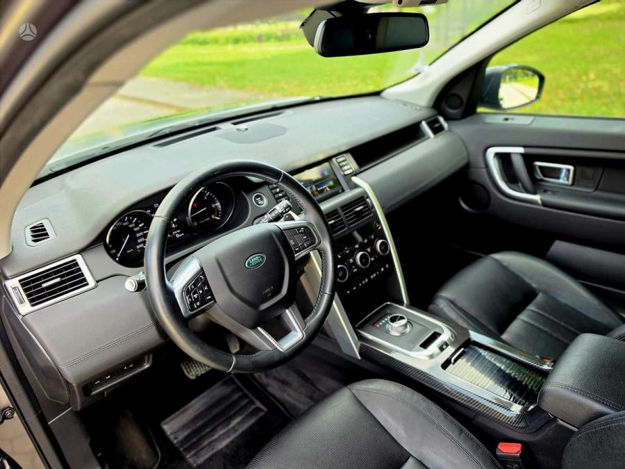 Grey Land Rover Discovery Sport 2017 in Taurage, with an engine capacity of 2.00 L and mileage of 141 thousand km for 8900 €, photo 23 on AUTOMOTO.COM.LV