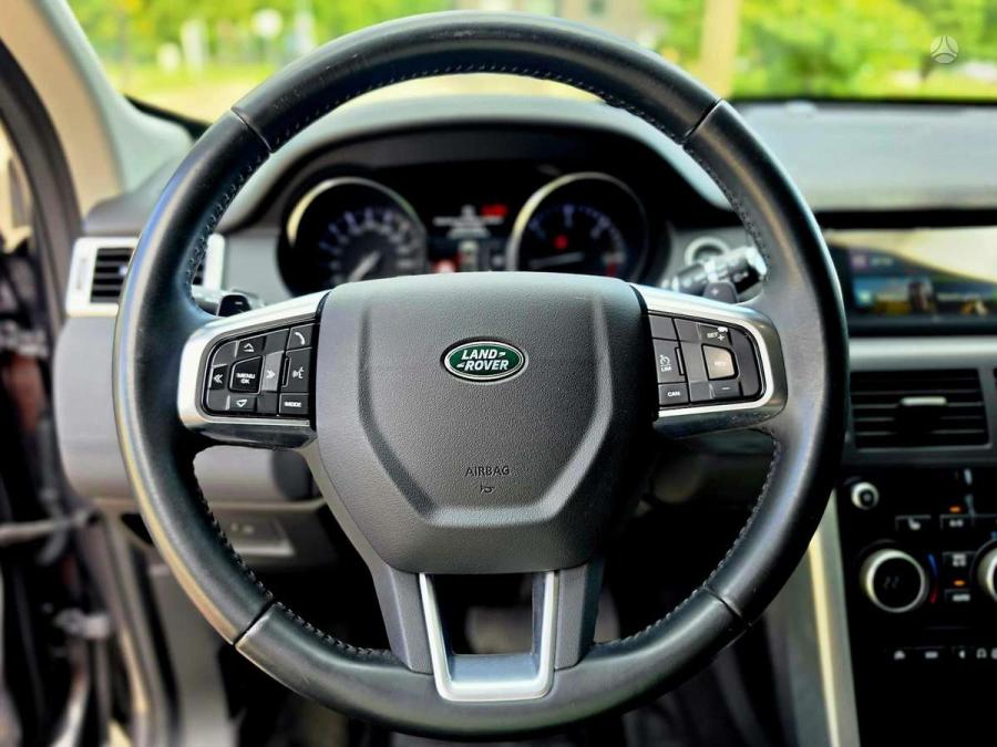 Grey Land Rover Discovery Sport 2017 in Taurage, with an engine capacity of 2.00 L and mileage of 141 thousand km for 8900 €, photo 24 on AUTOMOTO.COM.LV