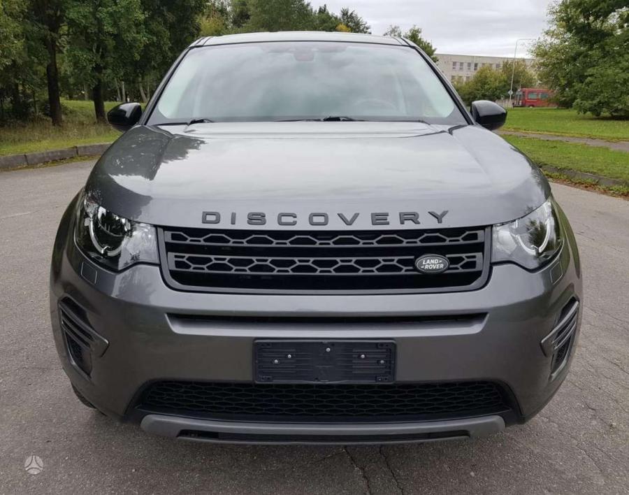 Grey Land Rover Discovery Sport 2017 in Siauliai, with an engine capacity of 2.00 L and mileage of 169 thousand km for 9900 €, photo 3 on AUTOMOTO.COM.LV