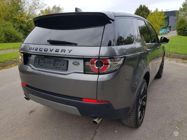 Grey Land Rover Discovery Sport 2017 in Siauliai, with an engine capacity of 2.00 L and mileage of 169 thousand km for 9900 €, photo 5 on AUTOMOTO.COM.LV