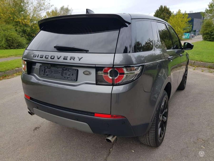 Grey Land Rover Discovery Sport 2017 in Siauliai, with an engine capacity of 2.00 L and mileage of 169 thousand km for 9900 €, photo 5 on AUTOMOTO.COM.LV