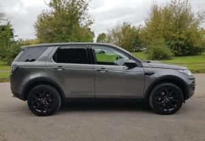 Grey Land Rover Discovery Sport 2017 in Siauliai, with an engine capacity of 2.00 L and mileage of 169 thousand km for 9900 €, photo 6 on AUTOMOTO.COM.LV