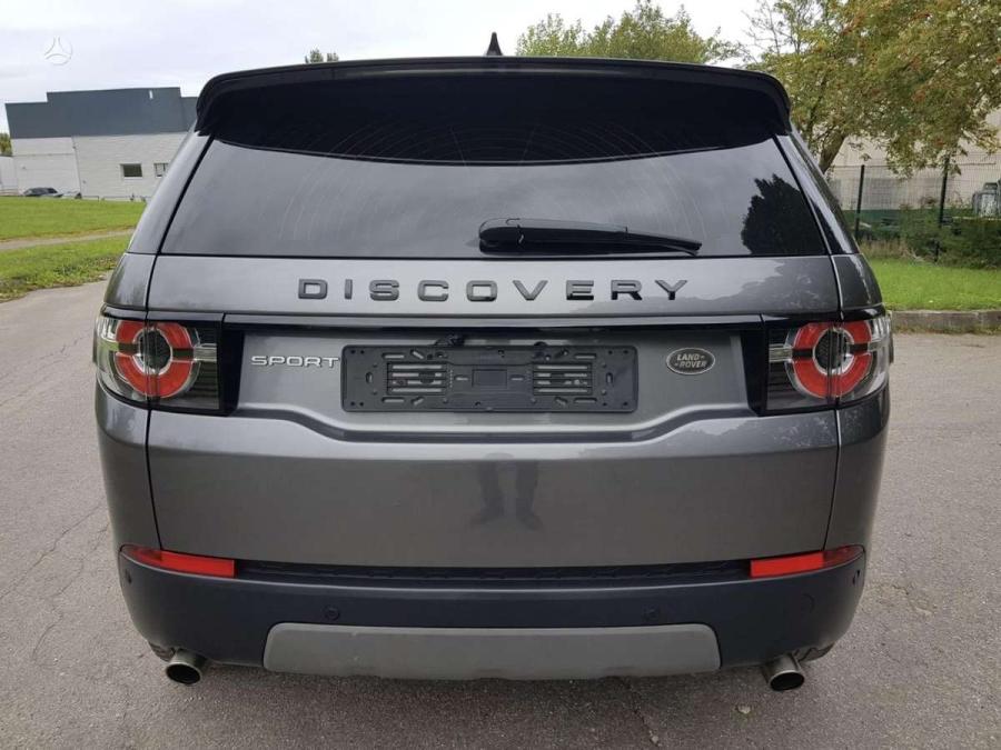 Grey Land Rover Discovery Sport 2017 in Siauliai, with an engine capacity of 2.00 L and mileage of 169 thousand km for 9900 €, photo 7 on AUTOMOTO.COM.LV